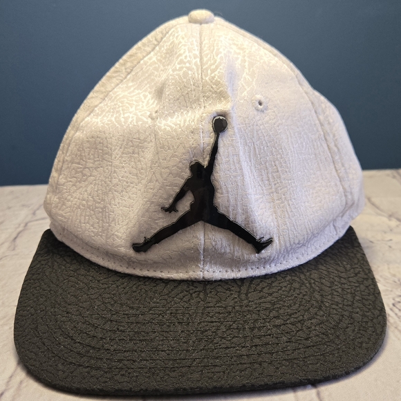 Jordan | Accessories | Jordan Black And White Hat With Iconic Jumpman ...